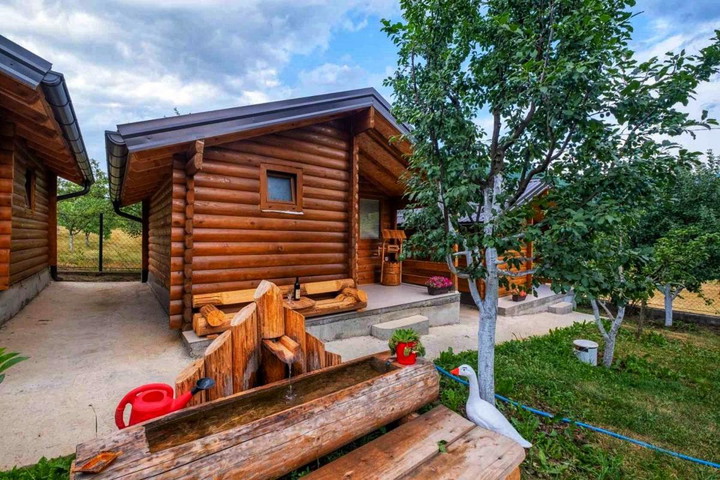 Holiday Bungalows With Pool - Montenegro