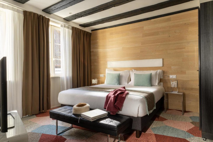 Hotel Le Colombier Suites - 埃吉桑
