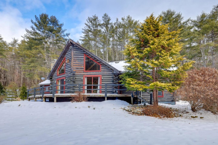 A-frame W/ Game Room: Lake George Winter Escape - Bolton Landing, NY
