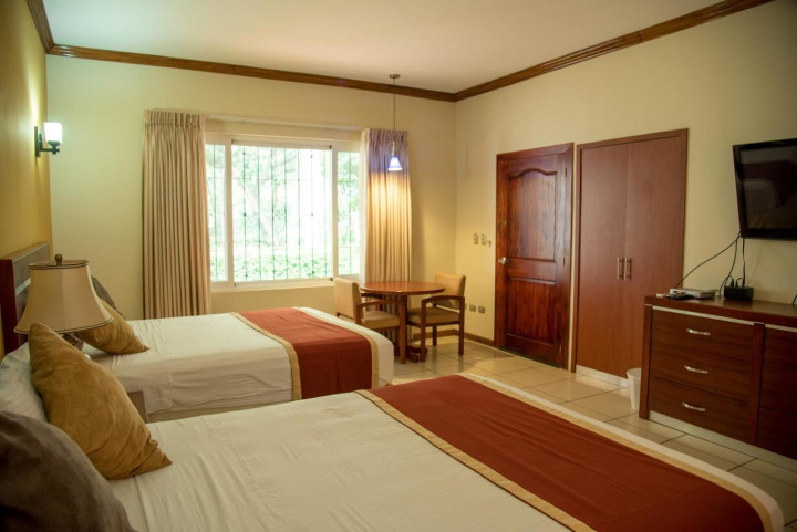 Pato Canales Hotel & Resort - El Salvador