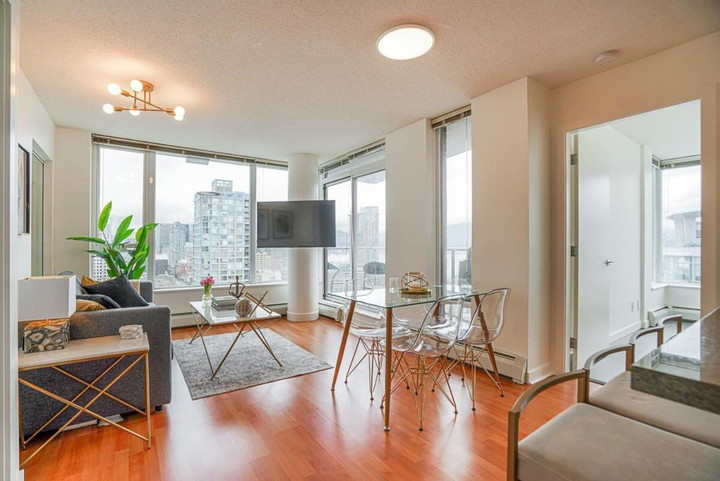 Executive Unit With Spectacular Views - Vancouver