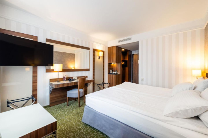 Hotel Lord - Warsaw Airport - Warsaw