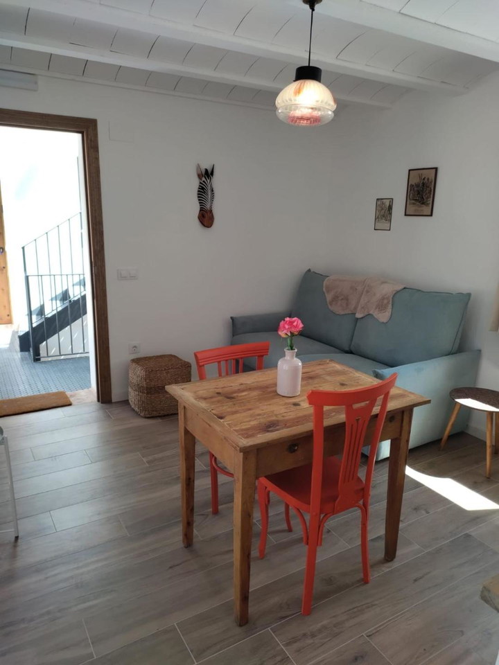 Casa Don Pelayo Boutique Apartments & Café - Cretas