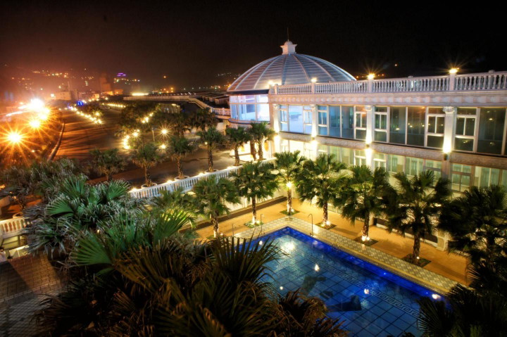 White House Hot Spring Beach Resort - Taipei