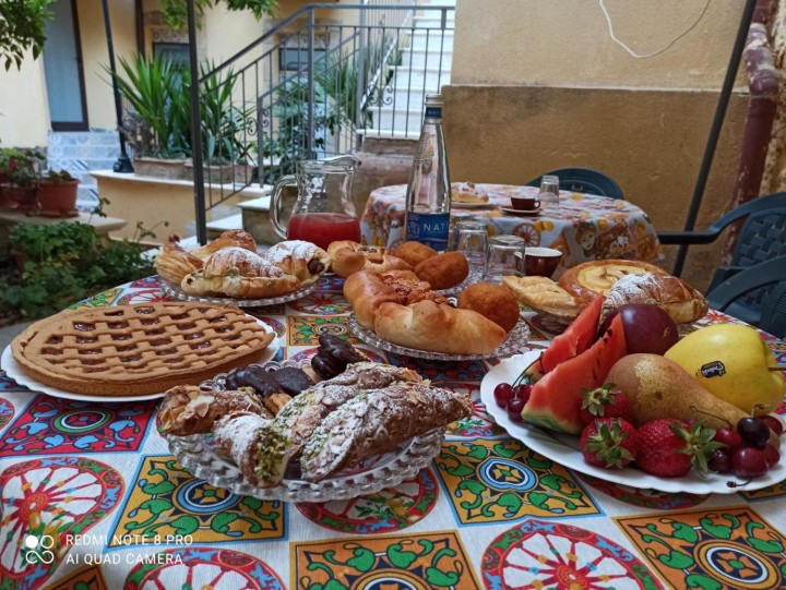 B&b Il Melograno Antico Con Terrazza E Giardino - Porto Empedocle