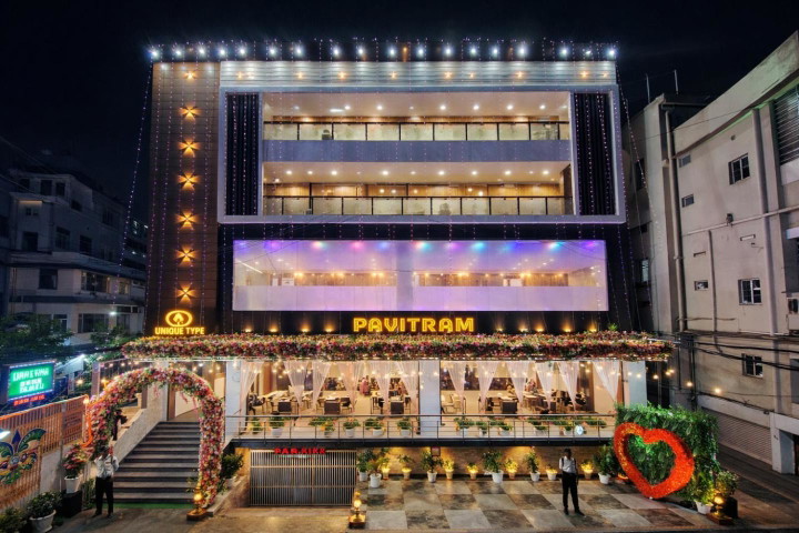 Pavitram Hotel & Banquet - Hindistan