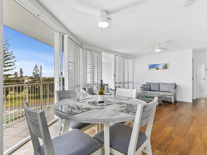 Kawana Beachside Getaway 1 Bedroom Apartment - Sunshine Coast