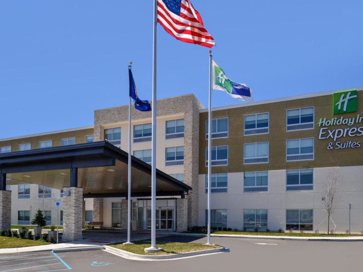 Holiday Inn Express & Suites - Brighton South - Us 23 By Ihg - Brighton, MI