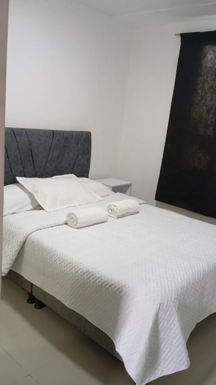 Hotel Y Apartahotel Hyl Simijaca Cerca A La Plaza De Ganado - Colombia