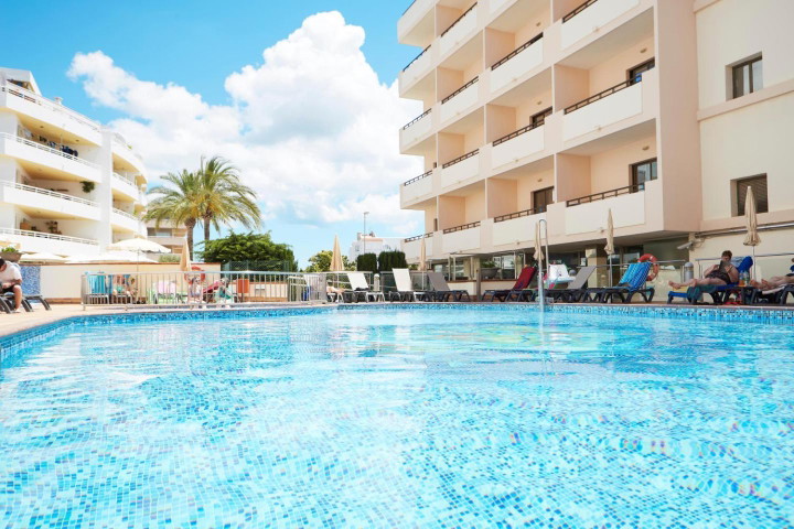 Invisa Hotel La Cala - Santa Eulària des Riu