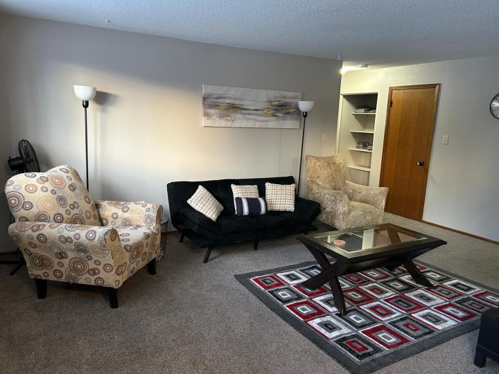 One Bedroom Main Floor Apartment - Camrose