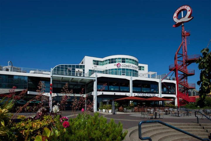 Coast Lonsdale Quay Hotel - バーナビー