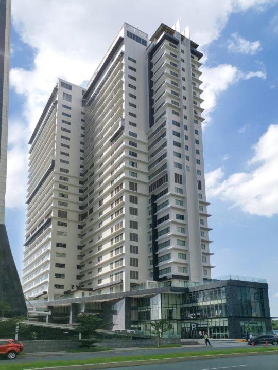 Brittany Hotel Bgc - Taguig