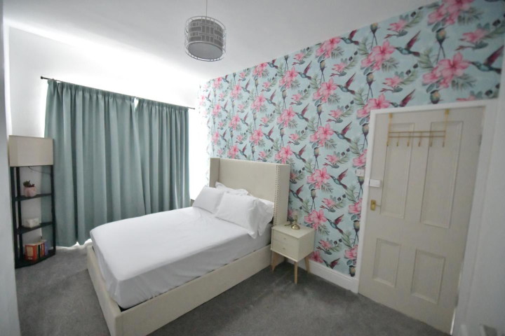 Spacious And Cosy Double Room Stockport - Cheshire