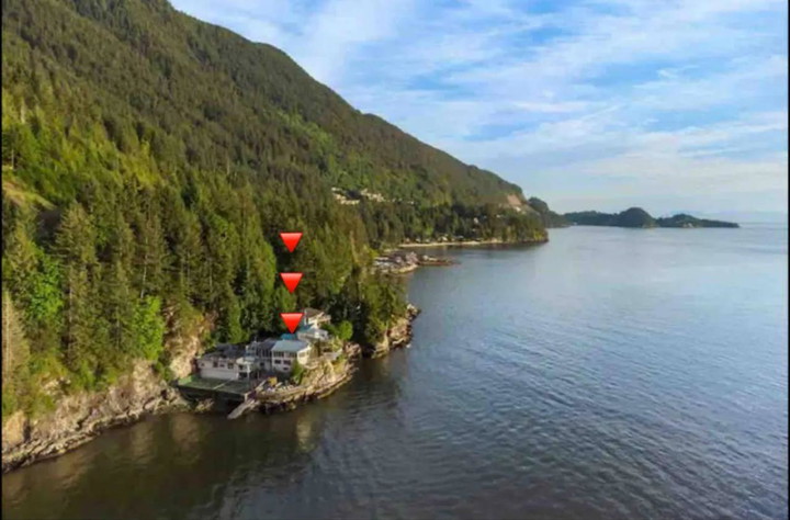 Whales House - Bowen Island
