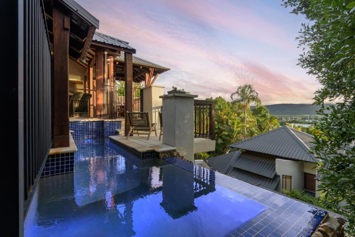 Far Pavilions Villa A, Luxe 2-br Hillside Escape - Mossman