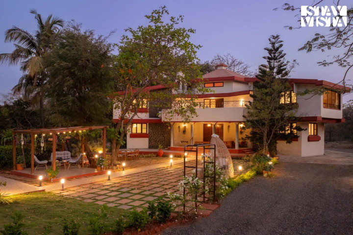 Sun N Sky By Stayvista - Poolside Villa With Chic Interiors, Lawn & Gazebo - uran