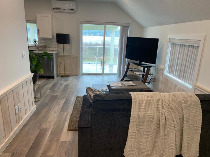 Lakeside Cottage - Nanaimo