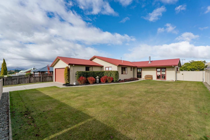 Alpine Scenery - Wanaka Holiday Home - Wanaka