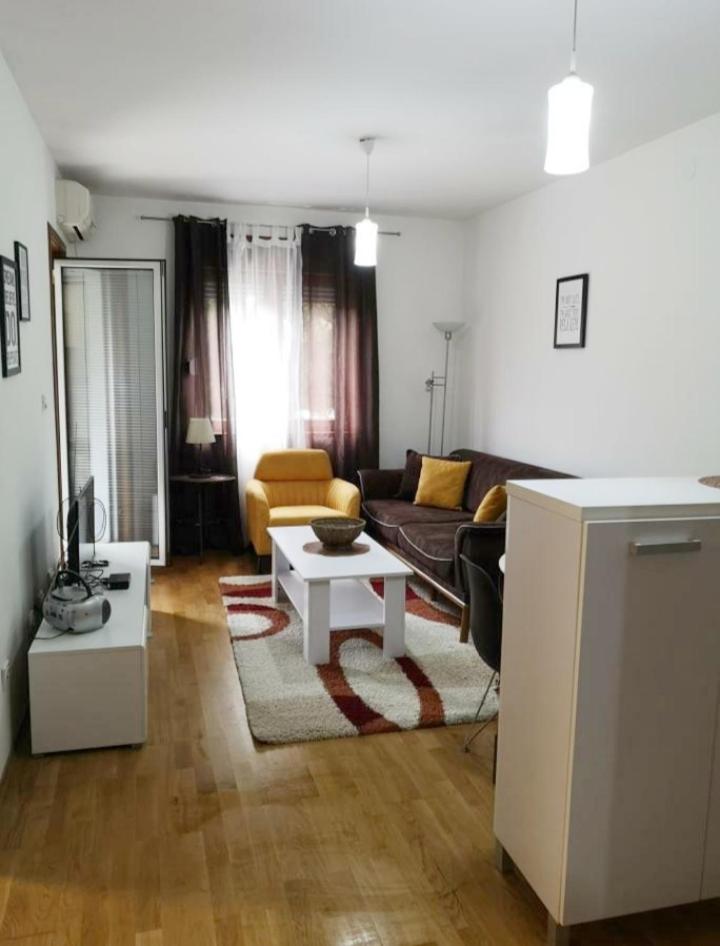 Flat Iva - Podgorica