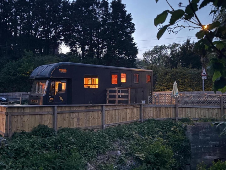Parrys Horse Box - Dawlish
