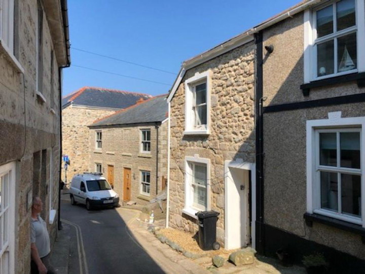 Dean Cottage -- A Beautifully Presented 17th Century Traditional Fisherman's Cottage -- In The Heart Of Old St Ives - 20m From The Harbour Front -- Ideal For Couples Or A Family Of 4 -- Close To The Train Station And Parking - - Book Today!! - St Ives