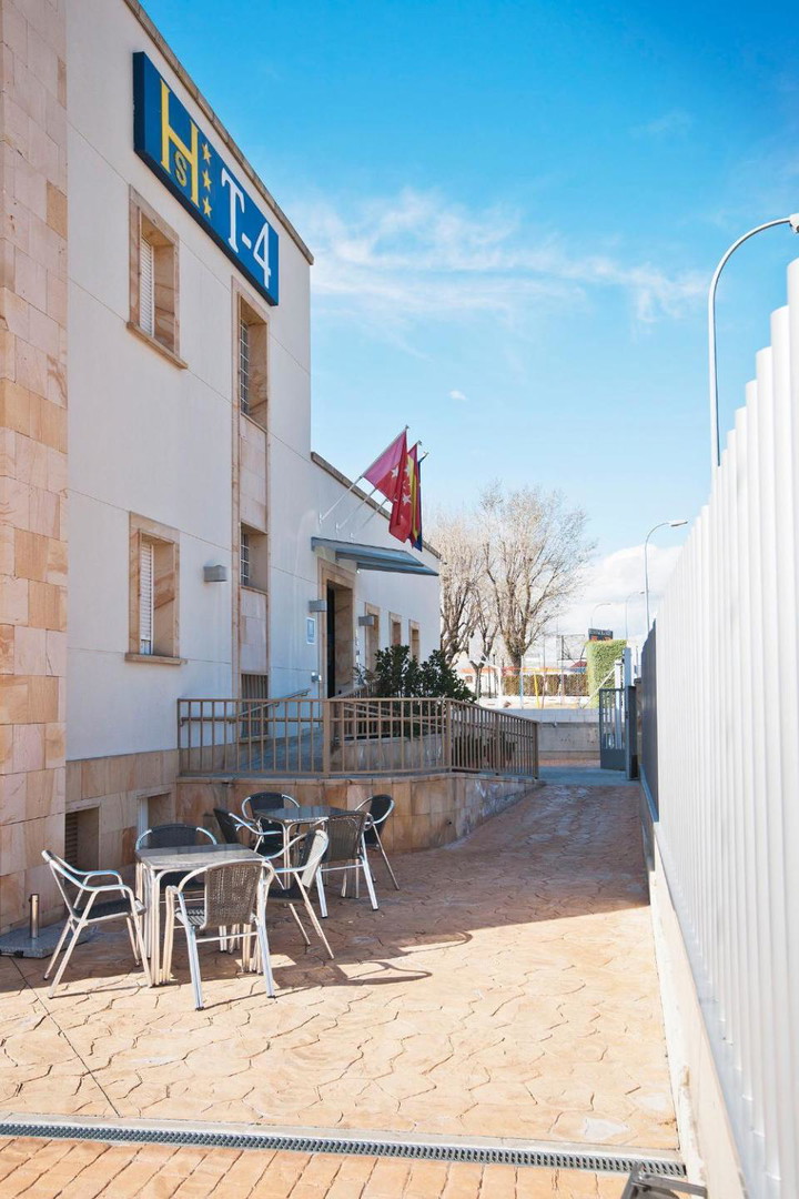 Hostal T4 - Coslada