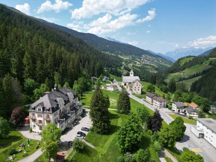 Gruppenhaus Lindenhof Churwalden - クール