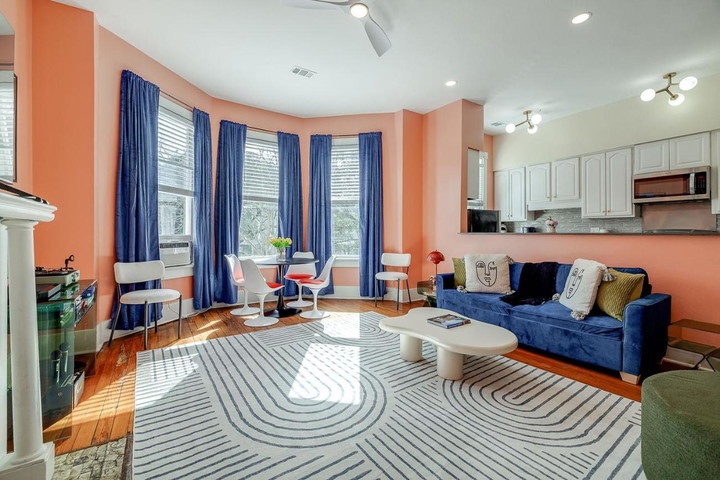 Cozy Home In Downtown Close To Forsythe Park - Savannah, GA