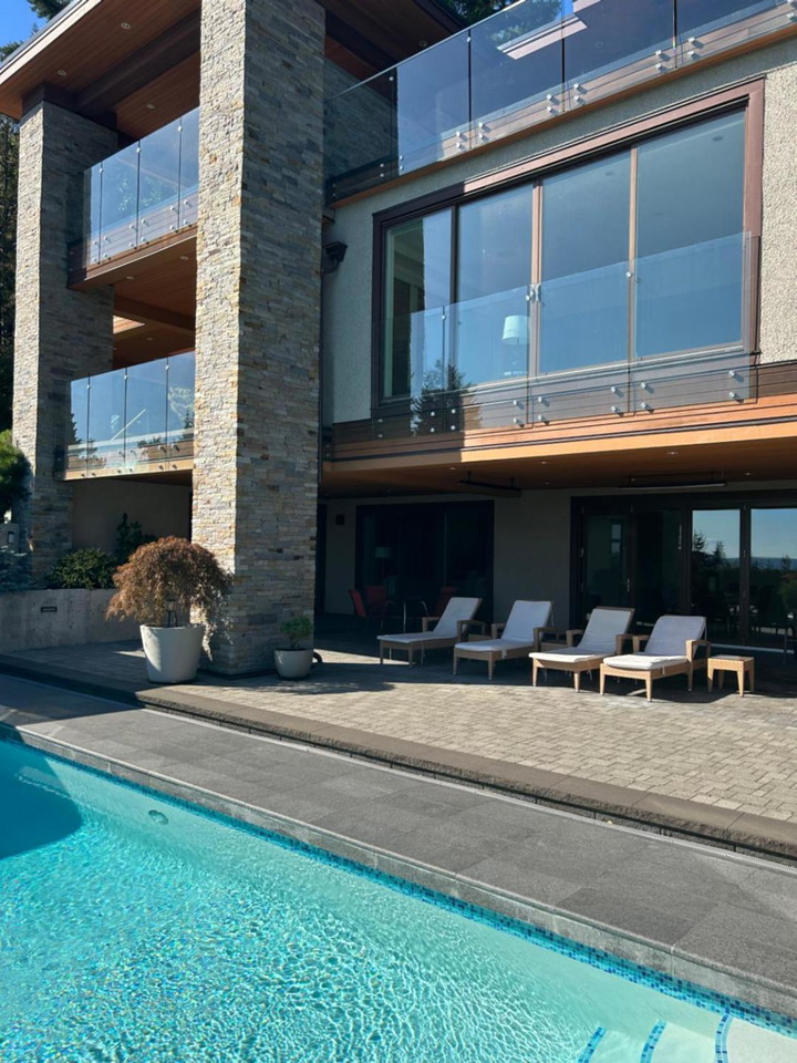 Luxury Accomodation In West Vancouver - West Vancouver