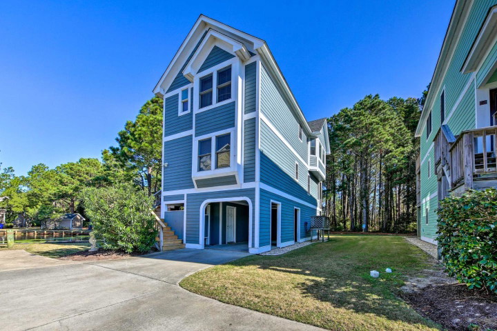 Coastal Home W/ Community Pool < 2 Miles To Beach! - Corolla, NC