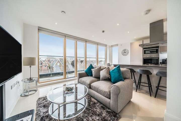 Amazing One Bedroom Penthouse In Wimbledon - Surbiton