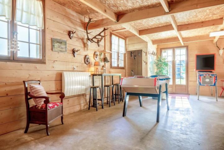 Villa Spacieuse à Sapogne-et-feuchères Avec Piscine Privée, 150 M² - Sedan