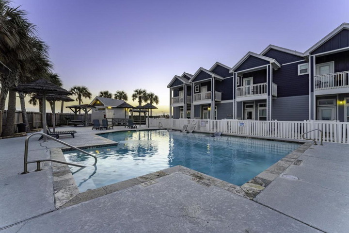 Walk To Beach Heated Pool Bbq Area Balcony Island - North Padre Island, TX