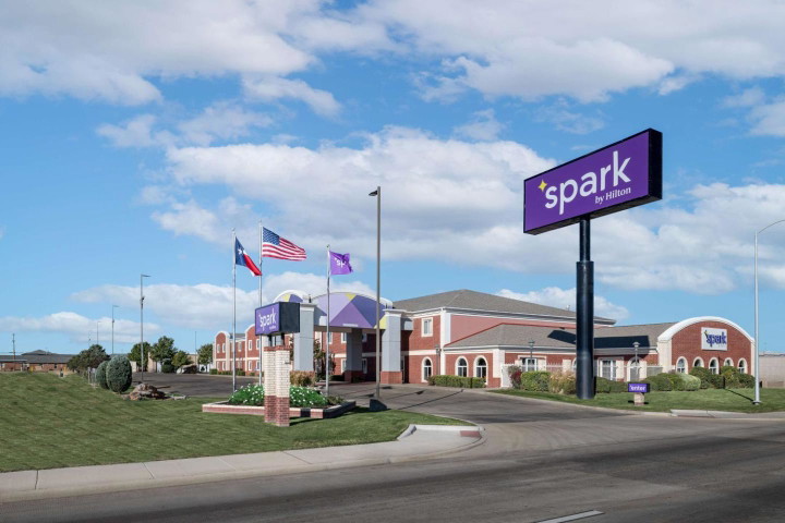 Spark By Hilton Dumas - Texas