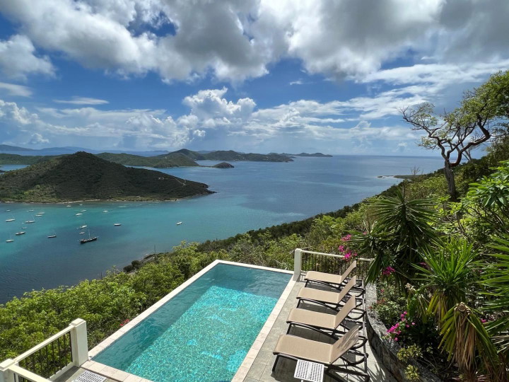 Coconut Breeze Villa: Mesmerizing Views, Cooling Tradewinds - U.S. Virgin Islands