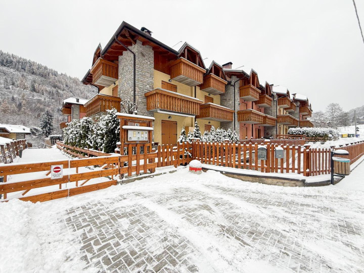 Aprica- Bilocale Con 2 Giardini Privati E Garage - Tirano