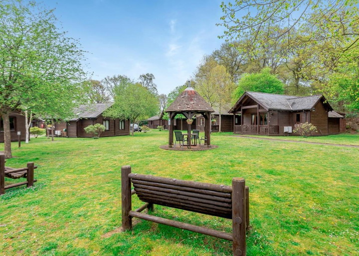 Tilford Woods Lodge Retreat - West Sussex