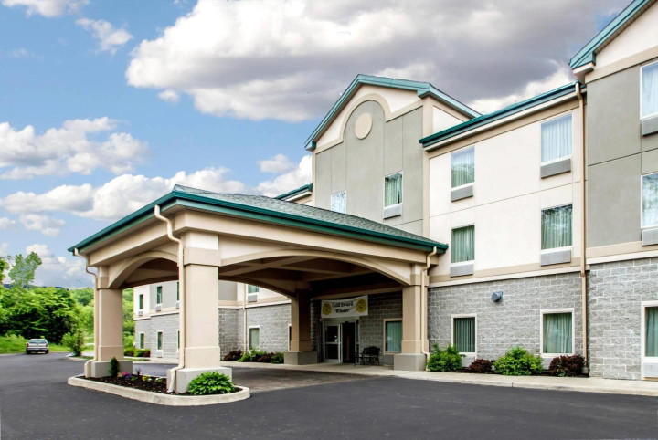 Quality Inn & Suites Fishkill South Near I-84 - Beacon, NY