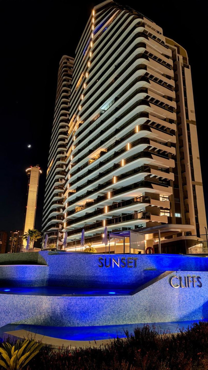 Sunset Cliffs Modern Apartment - Benidorm