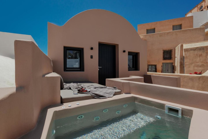 Akri Santorini With Heated Jacuzzi - Santorini