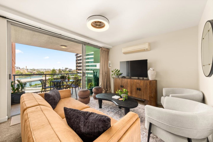 Riverside City Living - Walk To Suncorp Stadium - Windsor, Australia