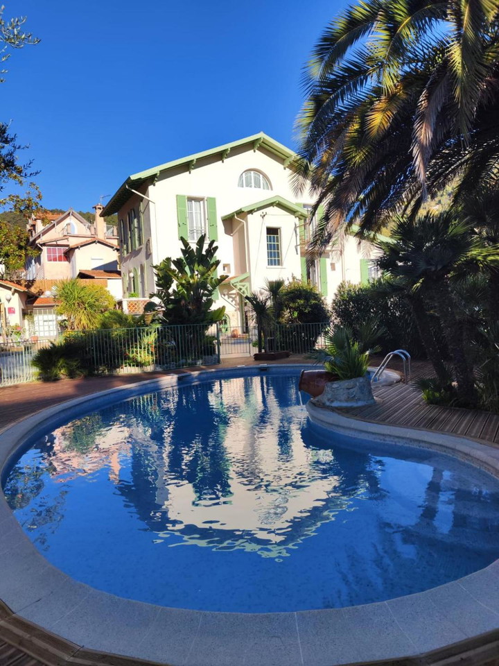 La Villa Roseraie , Hôtel Familial Ouvert Toute L'annee - Villeneuve-Loubet