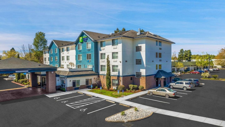 Holiday Inn Express Hotel & Suites Portland - Jantzen Beach By Ihg - Beaverton, OR