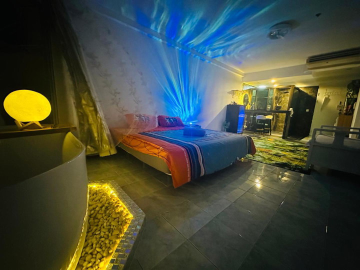 High Floor Seaview Beach Apartments-tub Face To Ocean,projector,high Speed Wi-fi - Jomtien