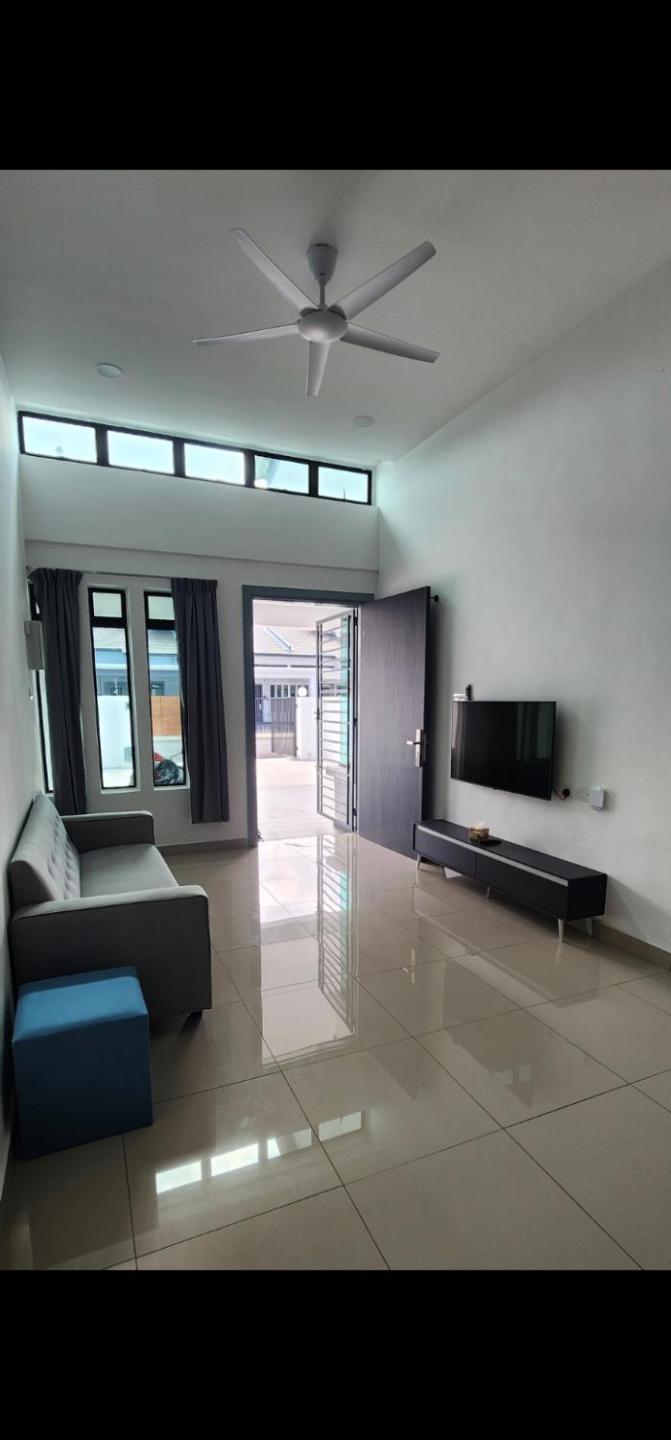 Spacious 4 Bedroom Homestay - Mersing
