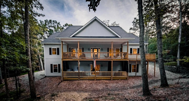 Season 4 Escape - Managed By Gr8escapes - Shenandoah, VA
