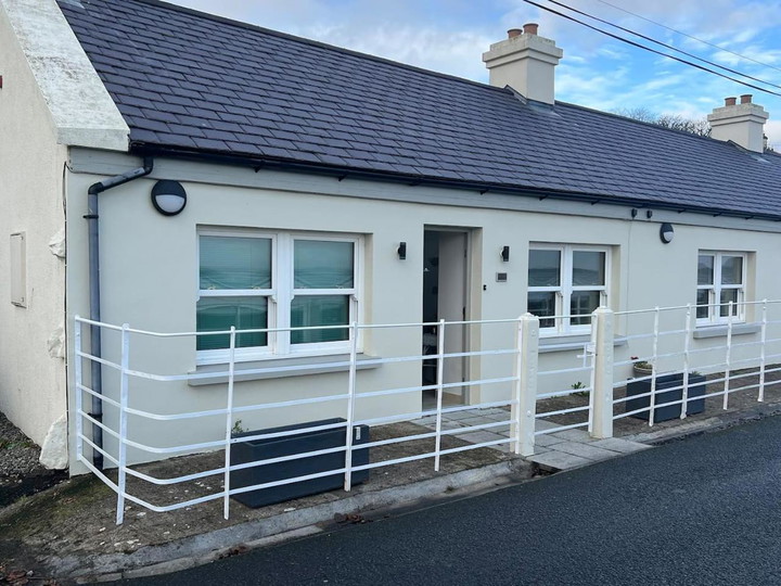 1 Quay Cottages Relaxing 3 Bedroom On Sea-front - Ballina