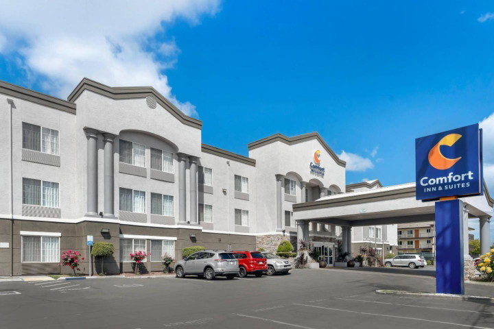 Comfort Inn & Suites Sacramento - University Area - Sacramento, CA