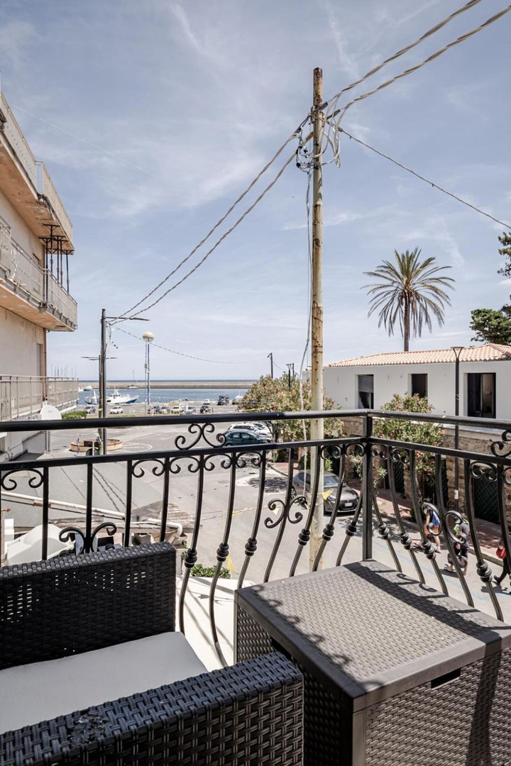 Domo De Sole - Beach 100 Meters Away & Terrace - Posada